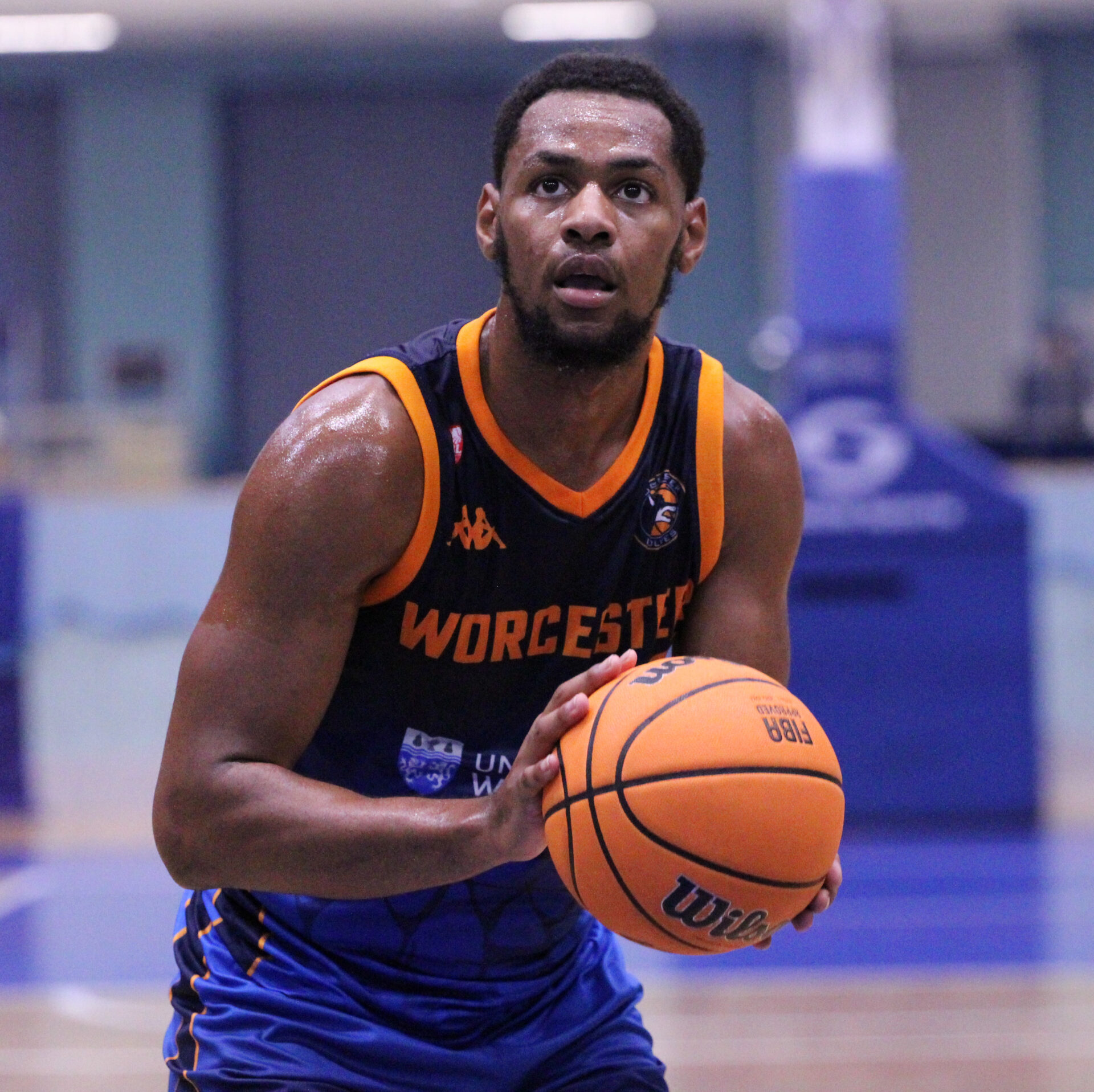 Worcester Wolves 81-74 Liverpool - Worcester Wolves Basketball Club